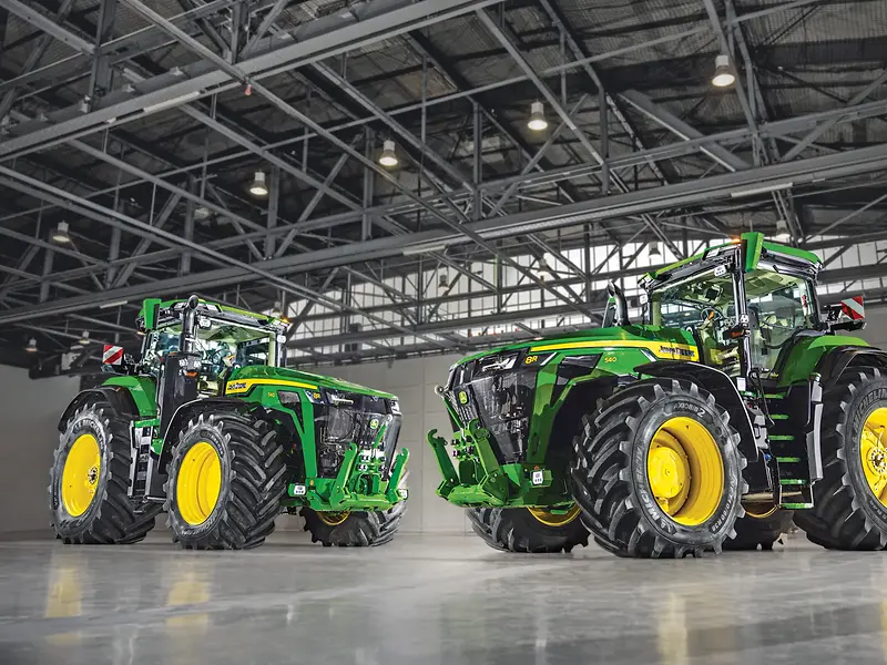 8R 540 Large Tractors | John Deere UK