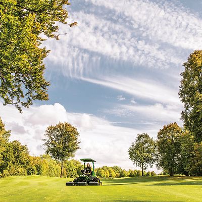 Golf & Sports | John Deere UK