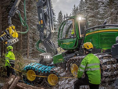 Forestry | John Deere UK
