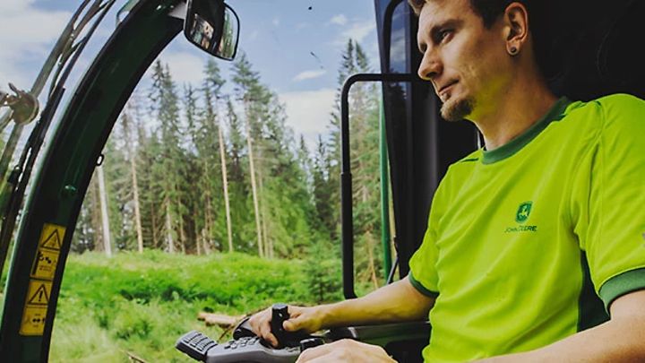 Rotating and leveling cabin | John Deere UK