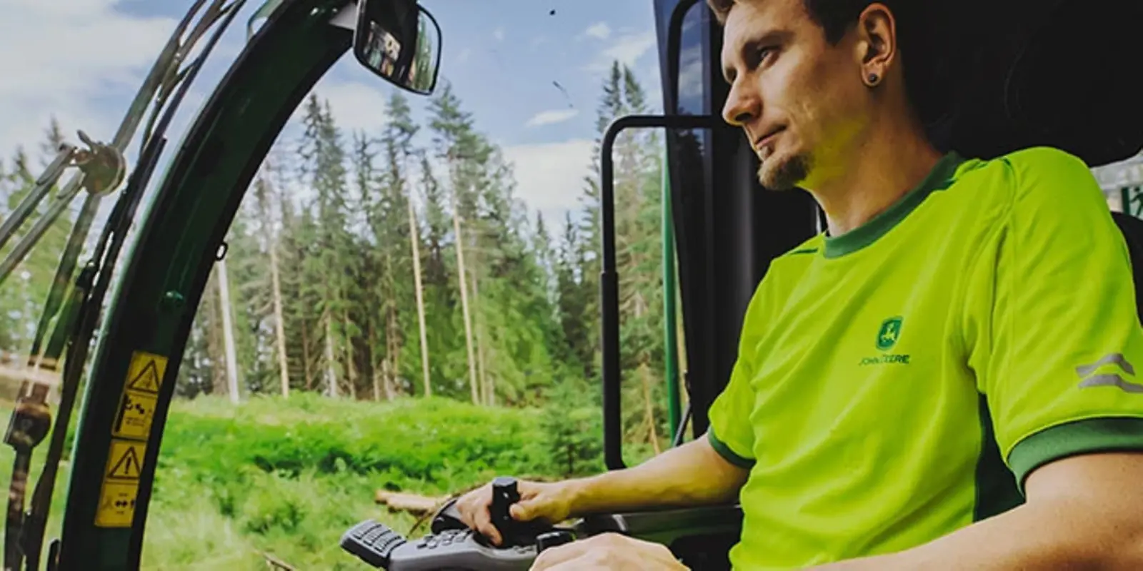 Rotating and leveling cabin | John Deere UK