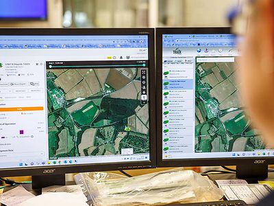 Sprayers | John Deere UK