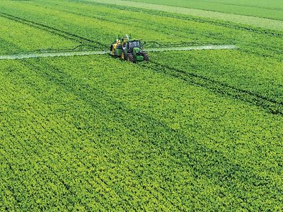 Sprayers | John Deere UK