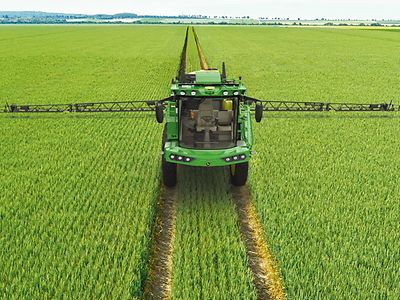 Sprayers | John Deere UK